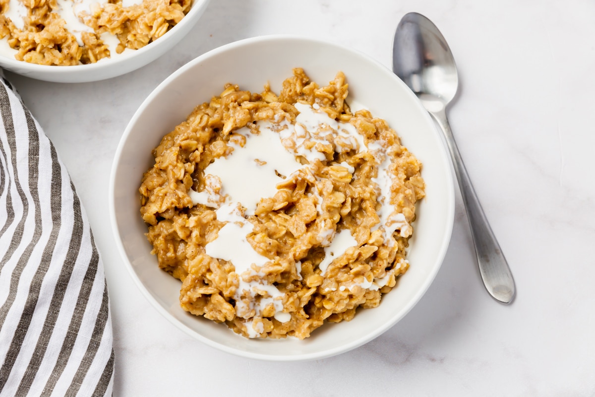 Bananas and Cream Oatmeal - Vegetarian Mamma